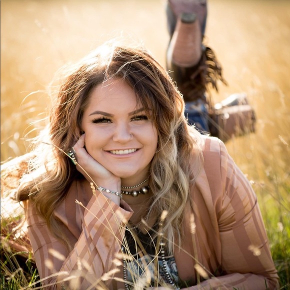 Sydney's Closet (@sydneyp412) | Poshmark